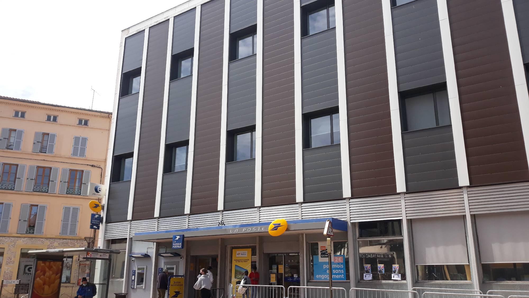La Poste ROANNE PRINCIPAL (42300) - La Poste